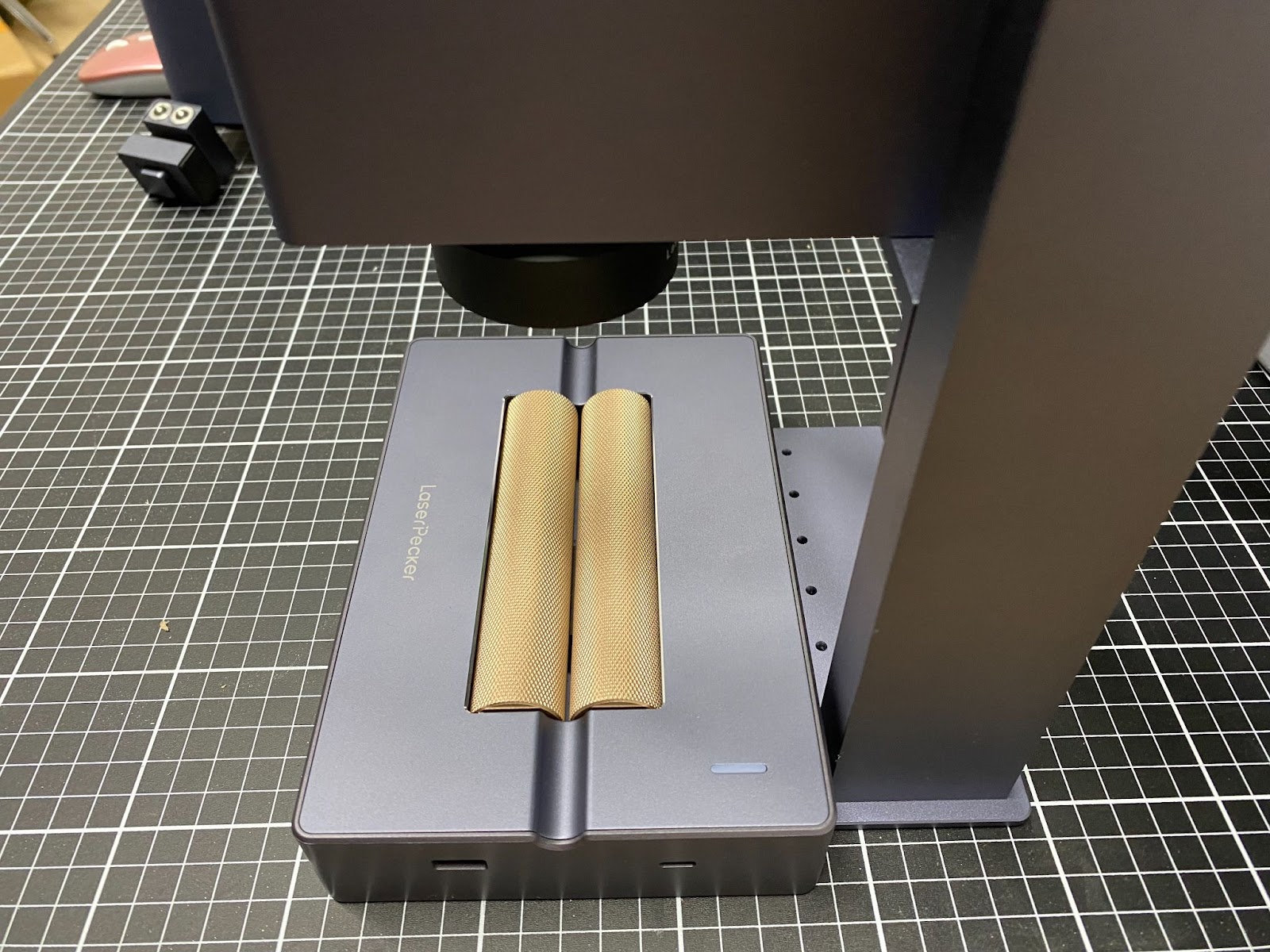 Wie verwende ich die vielseitige elektrische Walze mit dem LP3? – LaserPecker Support Zentrum